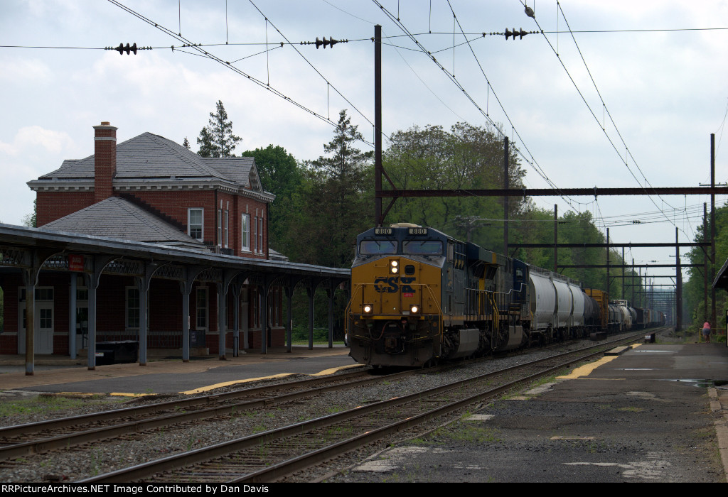 CSX ES44AH 880 leads Q418-11